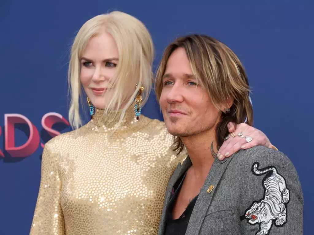 Keith Urban needs our supplications. - El Silencio